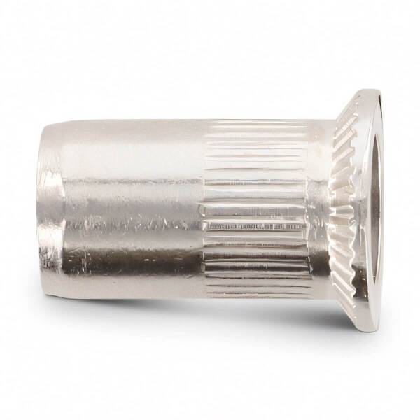 Einnietmuttern • Nieten, Nägel und Stifte